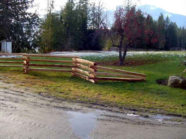 SplitRailFence.ca - Stacked Fences